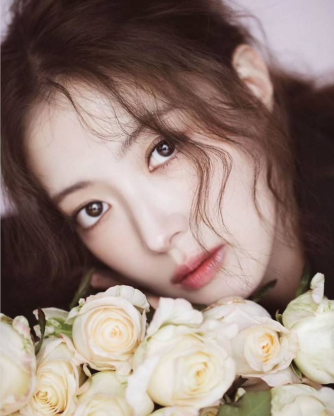 이세영 복근 내놓은 크롭탑 日도 반한 망사 올블랙 언밸런스 스커트룩 뷰티는 내운명