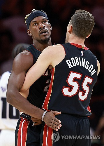 Nba 역대급 깽판 결론은 잔류 점점 높아지는 버틀러의 잔류 확률