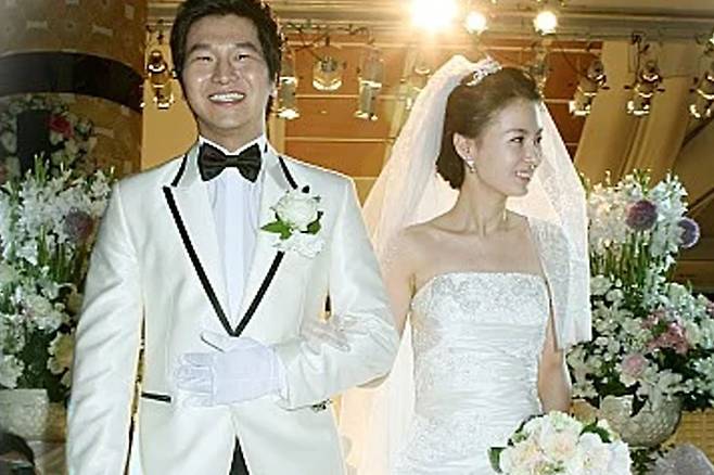 원치 않은 임신으로 태어나 9살 때부터 혼자 살았다는 연예인의 정체 뉴스에이드