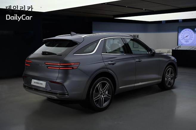 제네시스, GV70 전기차 부분변경 모델 출시..가격은 7530만원 | 데일리카