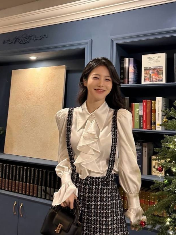 10대들의 전지현 신예은 169cm·47kg 비율로 미니스커트 완벽 소화 스타와 라이프