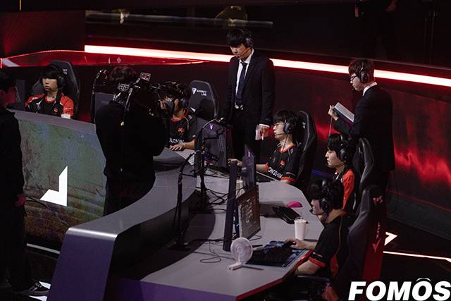 [LCK] 농심, OK저축은행에 2대 0 승리... 장로 5 - 1 바론