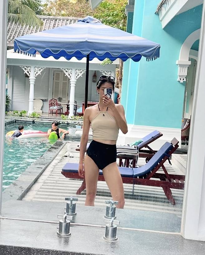 이현이 41세 맞아 군살제로 딱붙핏 쇼츠 푸꾸옥 바캉스룩 뷰티는 내운명