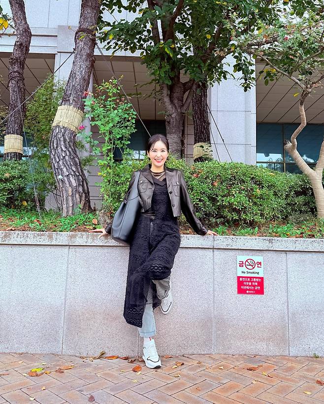 시어머니 반대부터 전단지 알바까지 헌신적 결혼 생활 화제 된 톱스타 데일리룩 라이프업