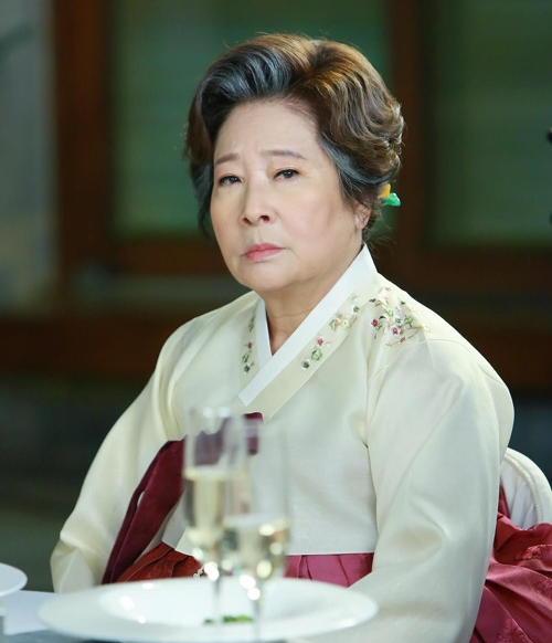 이혼한 전남편 대신 10년 동안 억대 빚 갚은 여배우 삶은영화