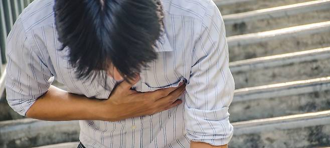 가슴 통증 원인 심장 문제가 아니라 음식이다 건강의 모든것