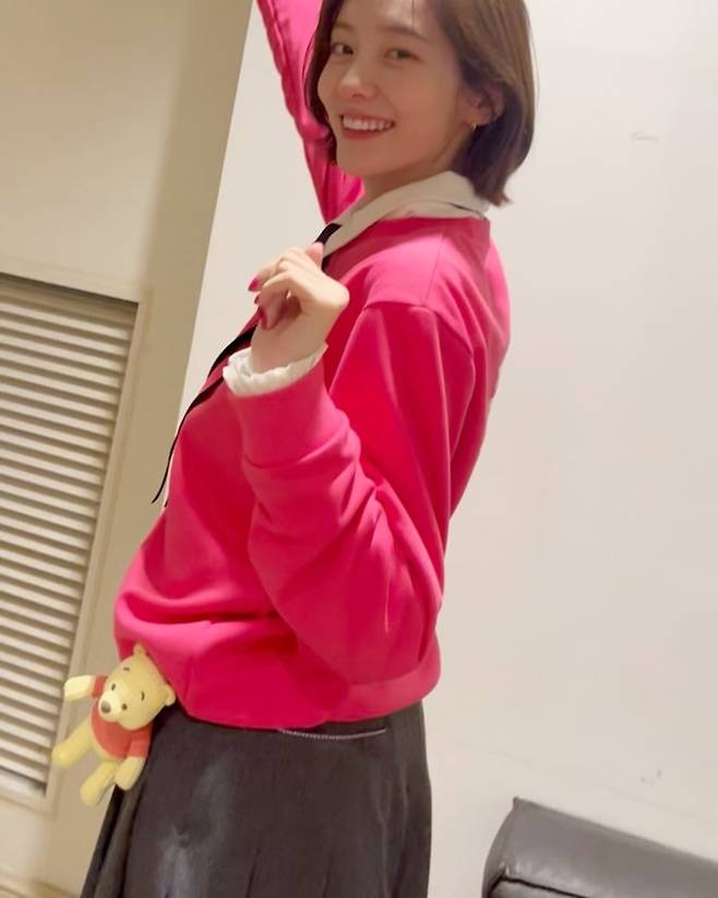 박지현 요즘 뜨는 핫스타 러브콜 잇따른 ‘동화지만~ 재기발랄 데일리룩 패션엔