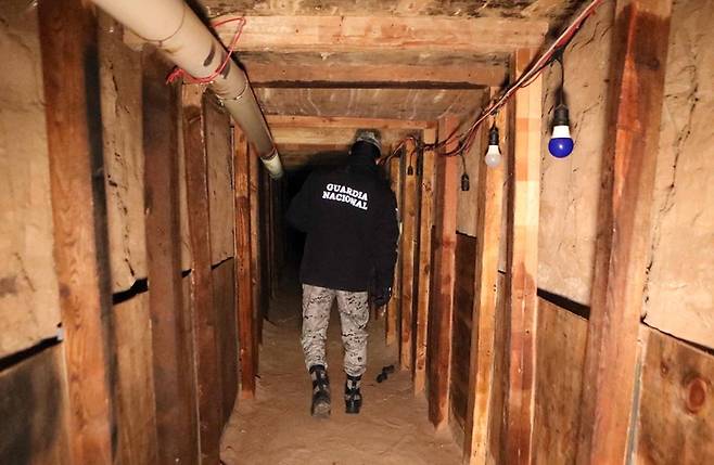 트럼프 ‘카르텔 테러집단 지정 속내는··· 이민 봉쇄”
