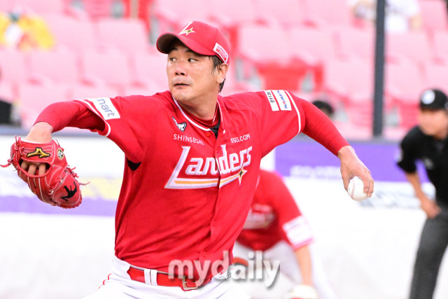 질책 들을 각오 됐다 어린왕자 이후 17년만 투수 캡틴 독하게 마음 먹었다 Md인천공항