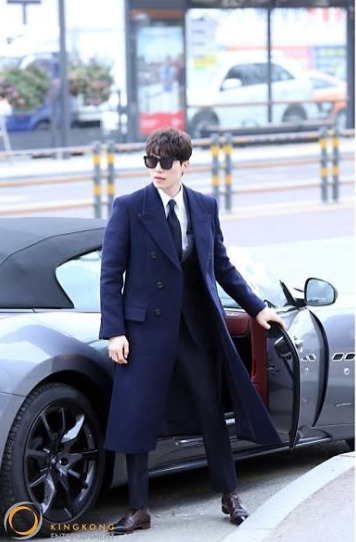 얼마나 잘생겼길래김은숙작가가 태어나서 본 배우중 미모 1위라고 한 연예인 셀럽뉴스