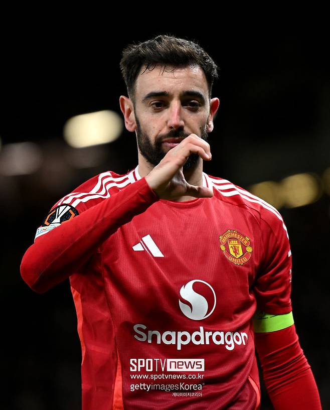 맨유도 캡틴이 구해냈다! 92분 극장골 대폭발, 레인저스에 2-1 역전승 ‘UEL 16강 파란불’