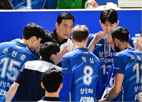 삼성화재 한국전력에 3 0으로 완승3연패 사슬 끊어