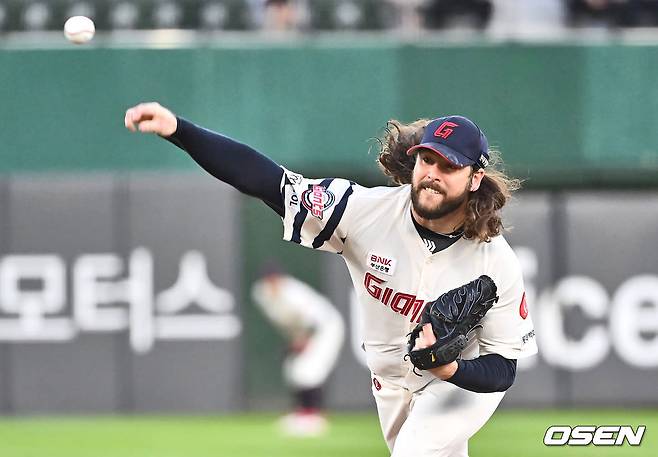 롯데서도 역수출 신화 탄생하나 사직 예수 윌커슨 신시내티와 마이너 계약 체결36세에 빅리그 재입성 도전