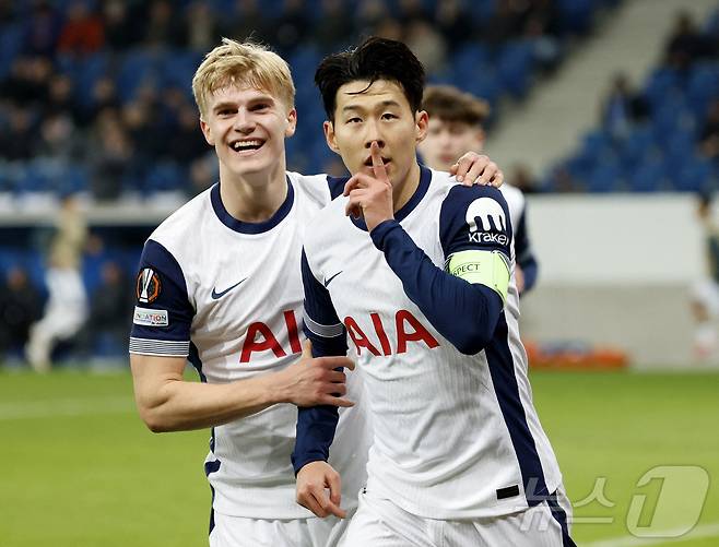 해결사 손흥민 흔들리는 토트넘에 Uel 16강 직행권 안긴다