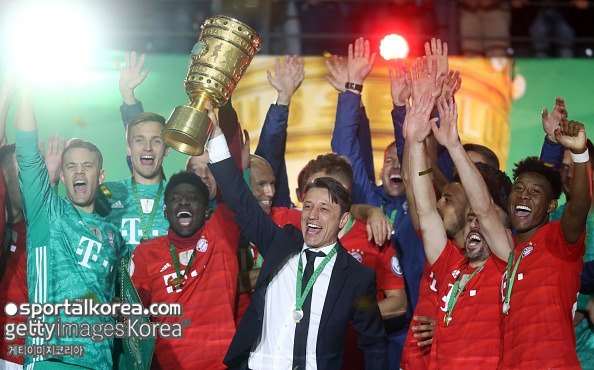 오피셜 11위 도르트문트 레전드 경질→트레블 명장 깜짝 선임1년 6개월 계약