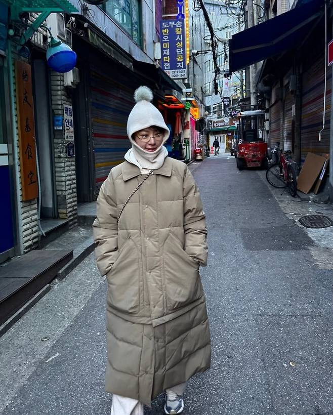황정음 을지로 접수 방한 패딩비니로 완성한 힙한 겨울 패션으로 화제 스타와 라이프