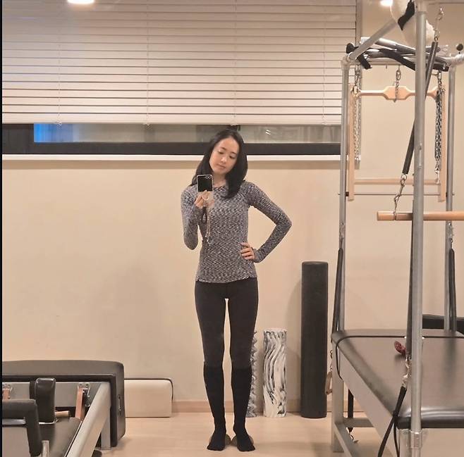 42세 나잇살 어딨나 슬림유지 관리비결 공개한 여배우 애슬레저룩 대본은 내운명