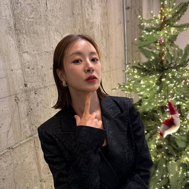 강소라 믿기 힘든 애엄마 비주얼 미니드레스롱부츠로 명품 몸매 과시 스타와 라이프