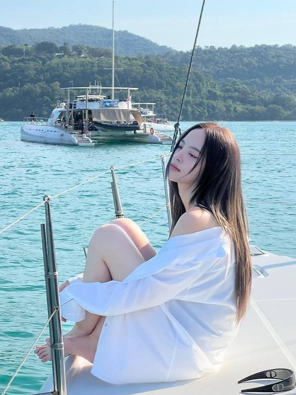 ‘민효린 태국 휴가중 도플갱어라 불리는 미녀 여배우 수영복 자태 눈길 스타와 라이프