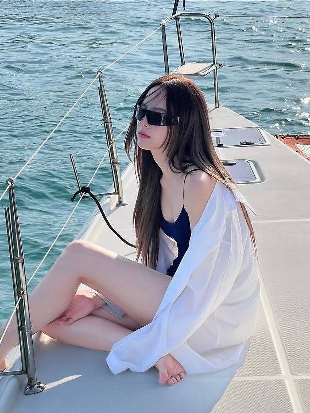 ‘민효린 태국 휴가중 도플갱어라 불리는 미녀 여배우 수영복 자태 눈길 스타와 라이프