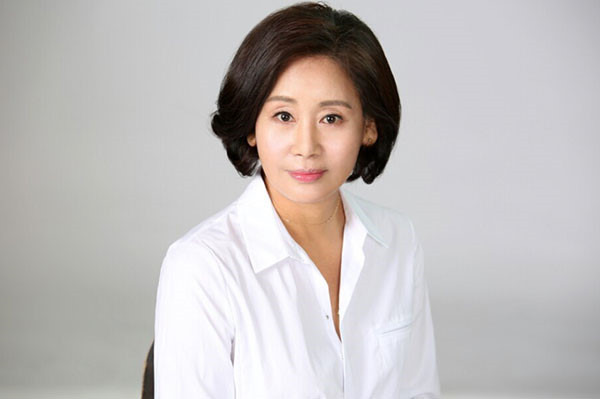결혼식장 들어선 순간부터 이혼결심했다”는 미스코리아 출신 배우 스포엔 뉴세이