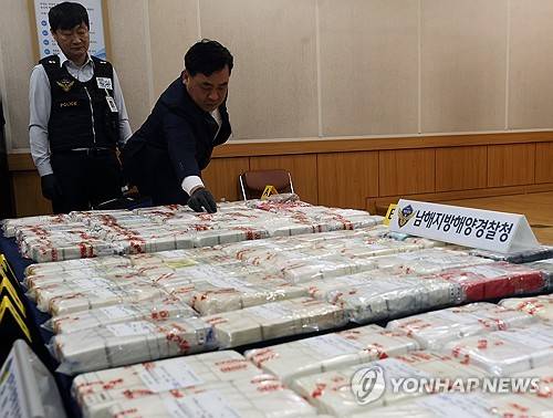 부산항서 발견된 코카인 100㎏국제 공조수사로 조직원 붙잡혀