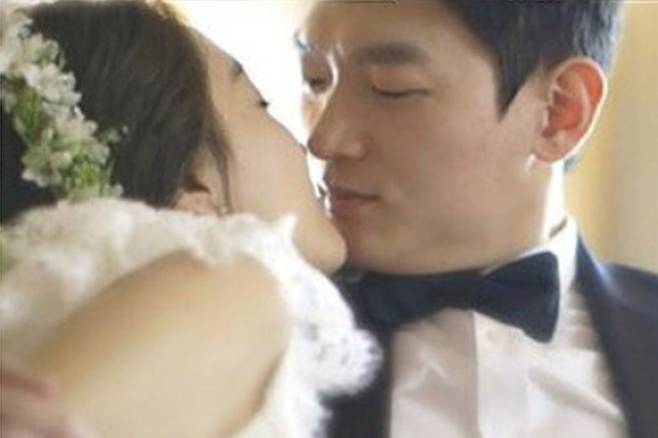 5살 연하 판사 남편과 결혼한 여배우가 11년 만에 전한 안타까운 소식 뉴스에이드