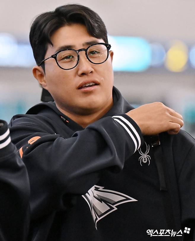입수 안 해 외친 한화 캡틴 올해는 어떤 공약 걸까새 구장새 유니폼 각오도 새로 다졌다
