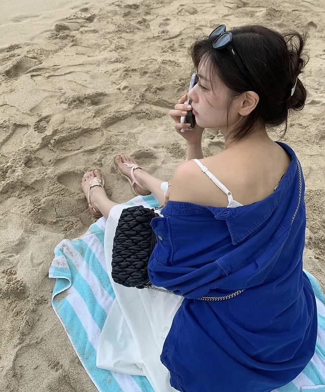 와이키키 해변에서 찍힌 사진너무 예뻐 난리난 여배우 원피스룩 대본은 내운명