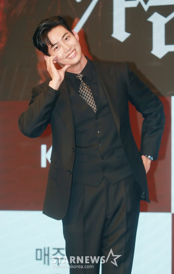 결혼설 옥택연 ♥여자친구 반지도 화제사진 노출 업체 사과 종합