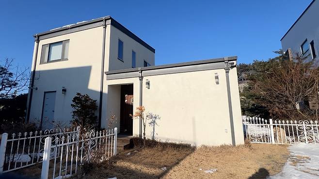 영상 어머 유럽같아” 고급 주택단지 100평 집 고작 2억 부동산360