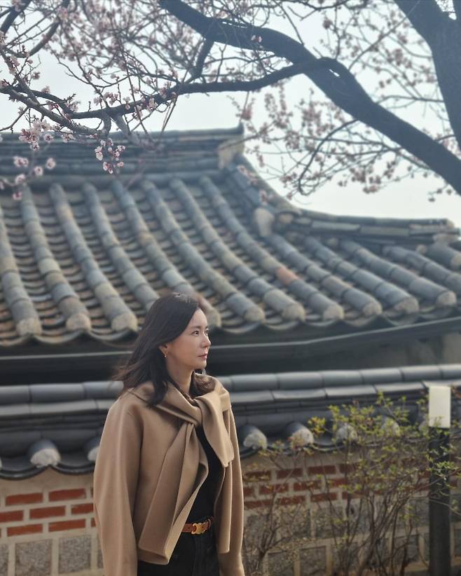 나훈아와 40년 세월 넘어 이어진 특별한 인연 화제 된 여배우 일상룩 라이프업
