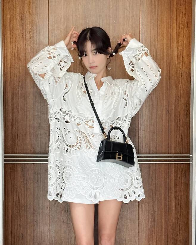 그냥 들었는데 분위기 뿌셨다 기은세가 휘리릭 든 가방은 Fashionnavi
