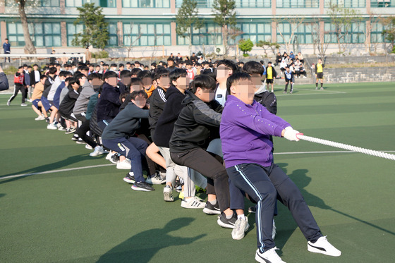 95년 역사 여고에 남학생 소변기 생겼다32개교 공학 전환 왜 사라지는 남학교·여학교