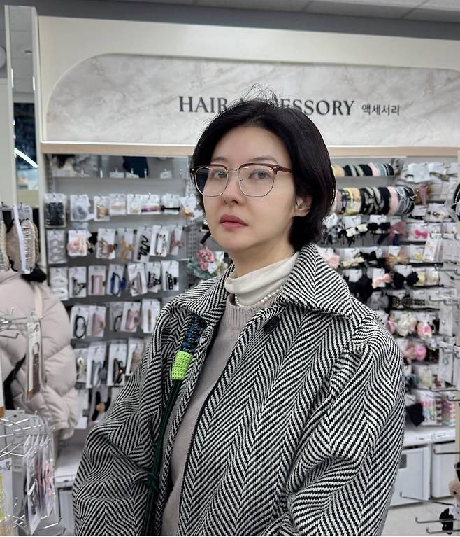 11살 딸맘 50세 싱글맘 여배우의 일상 엄마룩 투데이 셀럽패션