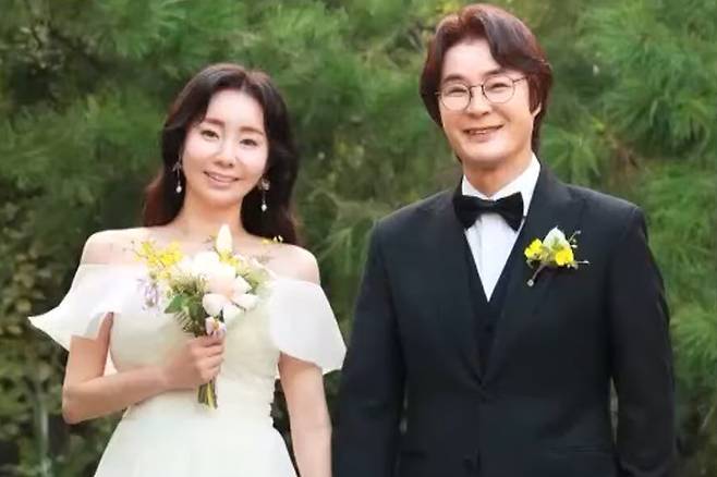 장모님의 소개 덕분에 60세 나이에 17살 연하와 결혼한 배우 메타코리아