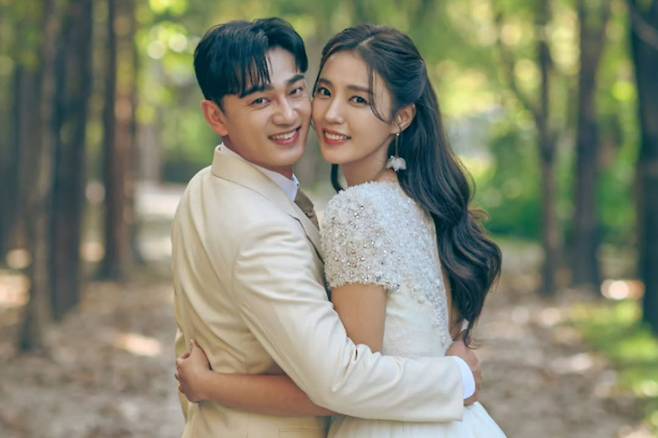 이혼한 줄도 몰랐는데재혼·임신 소식 한 번에 알린 연예인 부부 정체 뉴스에이드
