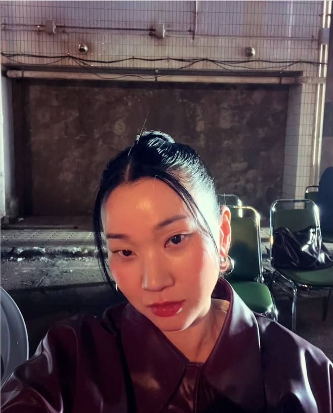 모델은 모델장윤주 보정은 필요없다 173cm비현실적 마네킹 비율뽐낸 데님 쇼츠룩 대본은 내운명