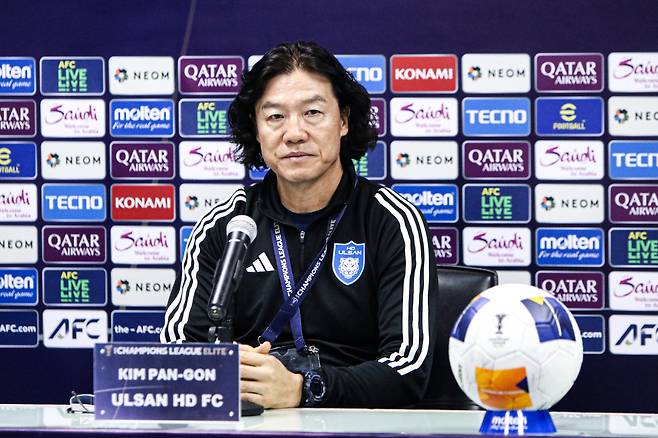 보호되지 않은 태클 실망 부상 조현우 Ct 검사→코뼈 골절 김판곤 감독의 울분부리람 1 2 패 울산 Acle 조기 탈락