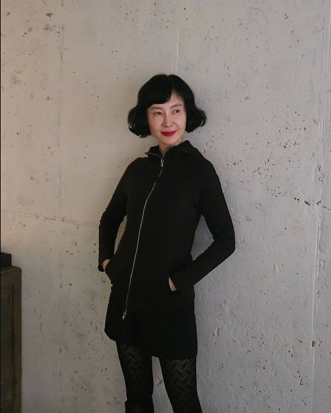 채시라 10년은 젊어 보여 미모의 50대 똑 단발 싹둑 자른 초동안 쇼츠룩 뷰티는 내운명
