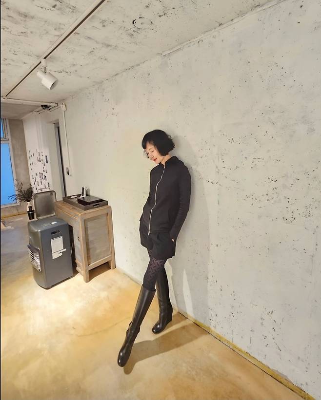 채시라 10년은 젊어 보여 미모의 50대 똑 단발 싹둑 자른 초동안 쇼츠룩 뷰티는 내운명