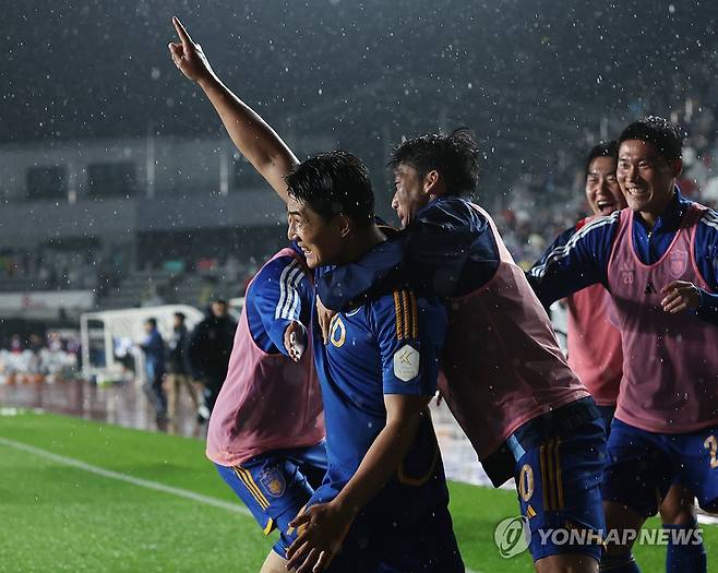 프로축구개막 ②황새 품에 안긴 주민규·울산행 광주 주축들이적생 주목