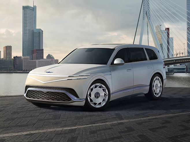 “벤틀리도 움찔” 세상을 바꿀 새로운 제네시스 GV90 | 카텍