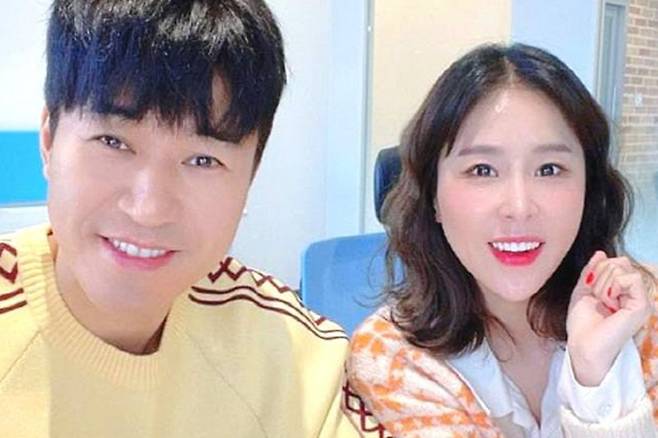 결혼 약속한 11살 연하 여친에 전재산 다 털렸다는 男스타 스타일에이드