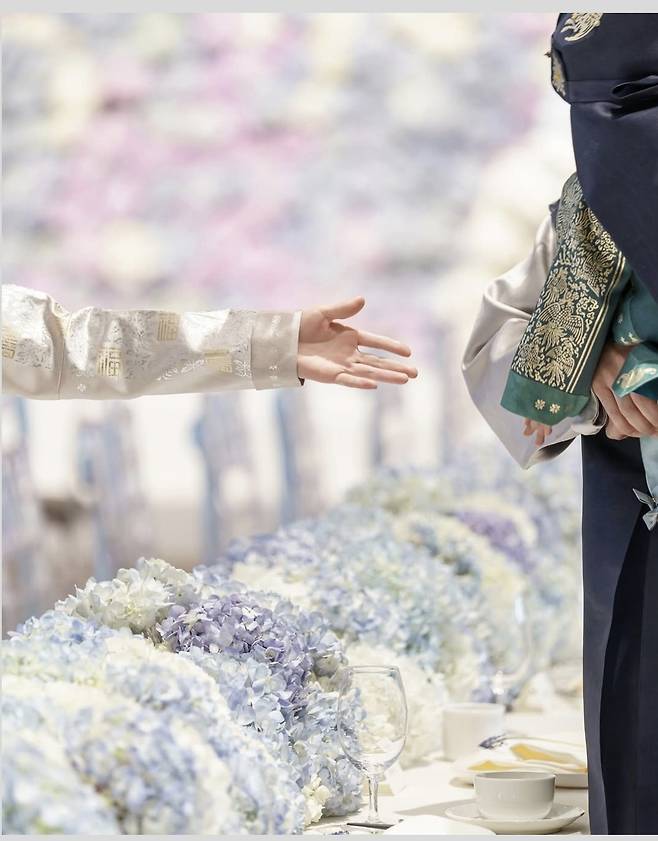 손연재 ♥금융맨 또 반했네 아가 돌잔치에 엄마가 제일 예쁜 여신미 드레스룩 대본은 내운명