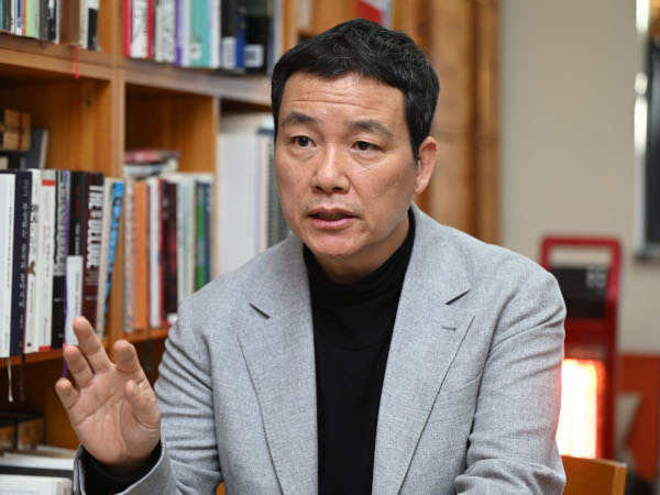 혐중 인종주의와 결합 폭력성 띠는 단계 진입”