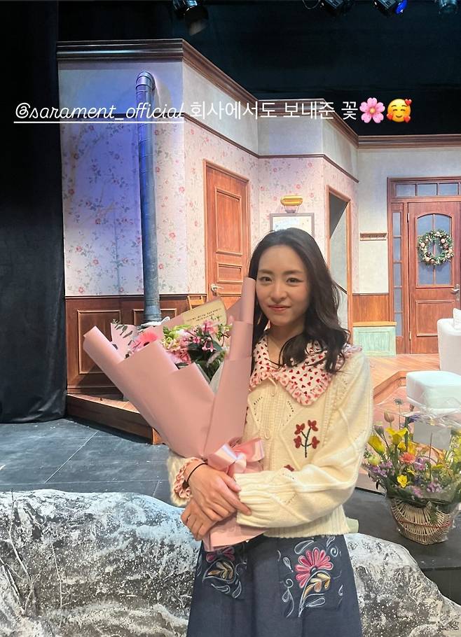 이연희 애 낳고 다시 요정 출산 5개월 믿기지 않는 미모 초고속 복귀 롱스커트룩 뷰티는 내운명