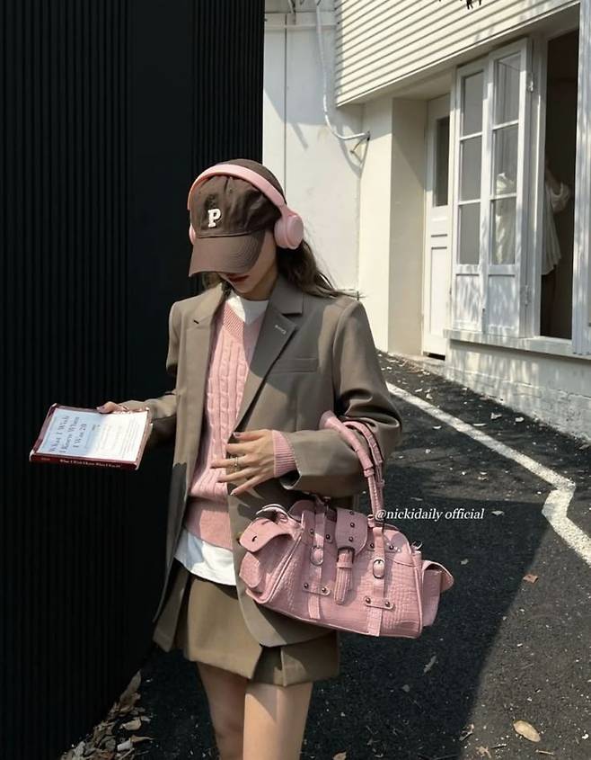 핑크로 봄철 코디 예쁘게 하는 법 파이베트