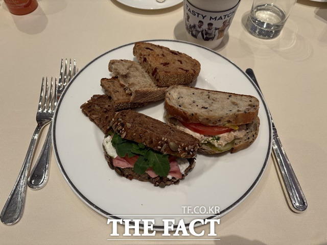 맛있는 건강빵의 기준파리바게뜨 파란라벨 곡물빵 론칭 Tf현장