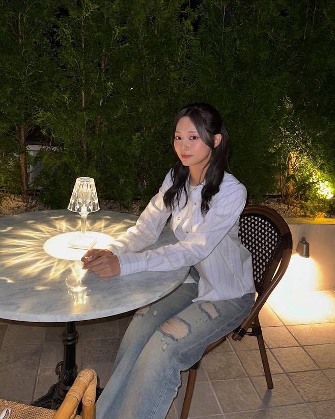 로봇 같은 미모 실물 비주얼 화제 된 여가수 일상룩 라이프업